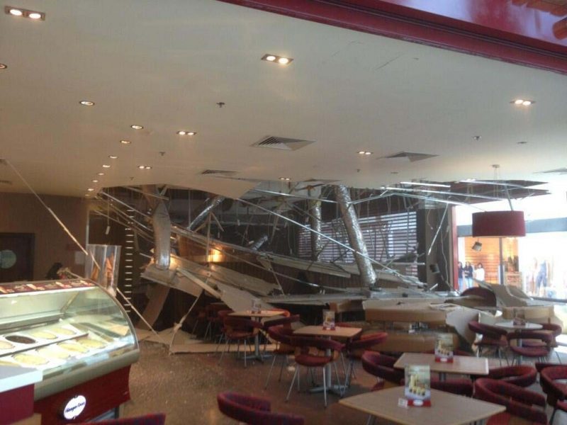 PHOTOS: Ceiling collapses at ice cream shop in Landmark mall - Doha ...