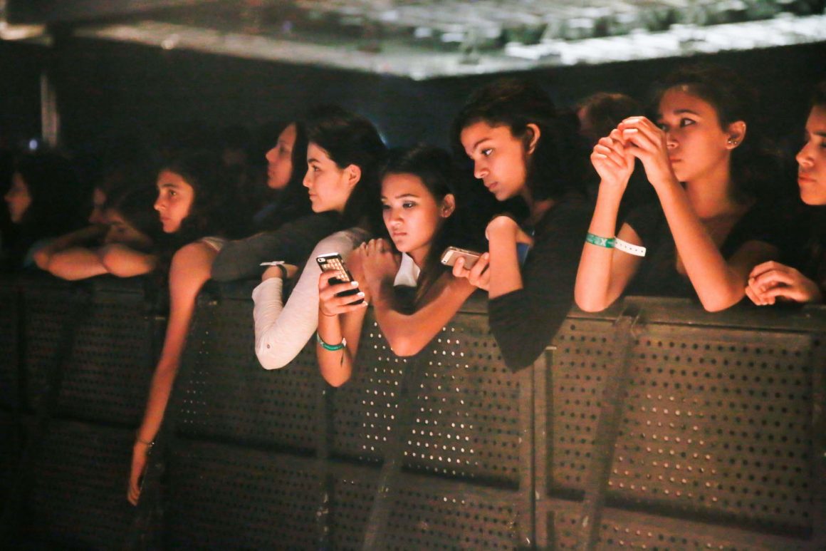PHOTOS: Thousands cheer on Ed Sheeran performance in Qatar - Doha News ...