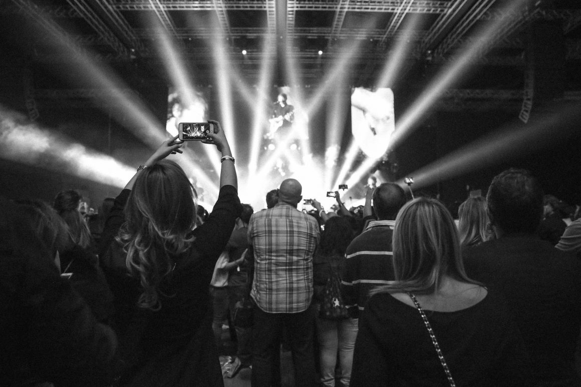 PHOTOS: Thousands cheer on Ed Sheeran performance in Qatar - Doha News ...