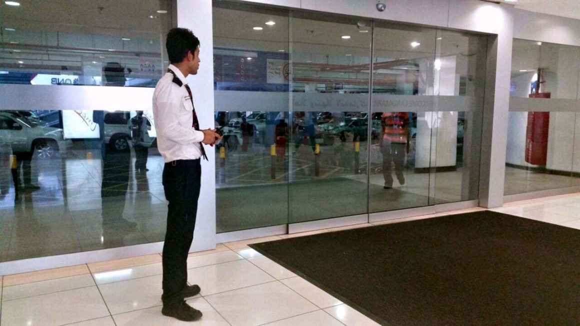 Extra security measures at Qatar malls to remain in place throughout ...