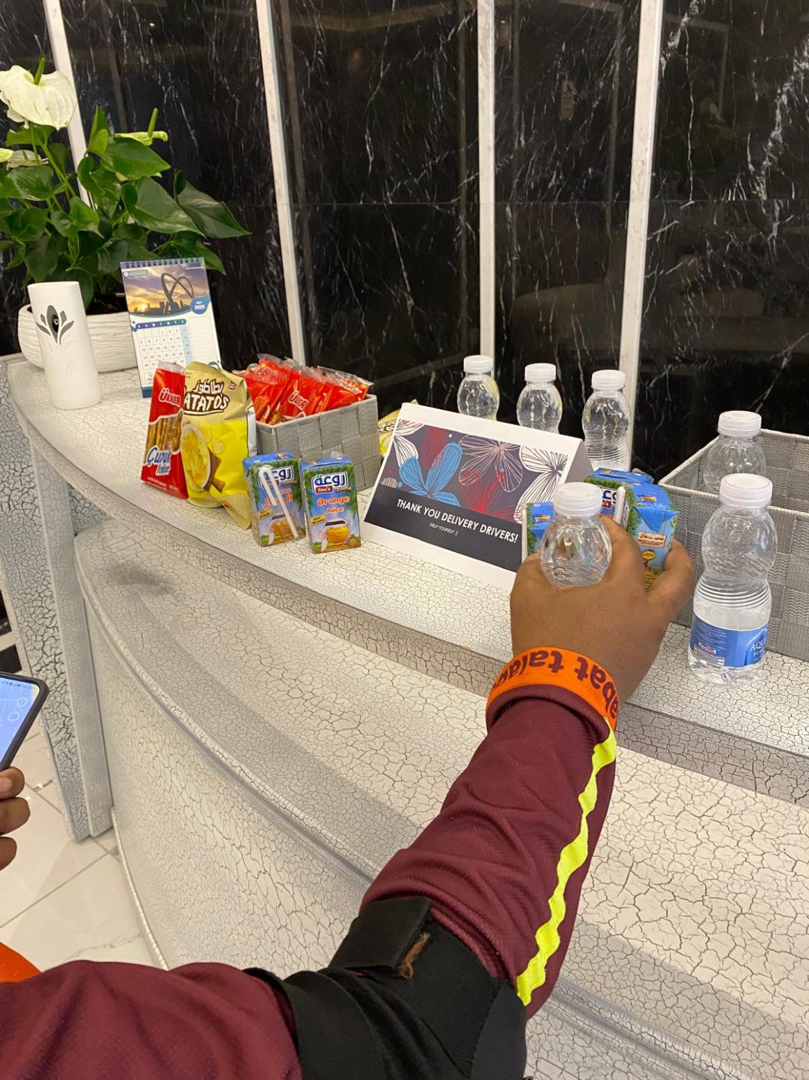‘Grab a water, take a break’: Qatar residents show support for delivery ...